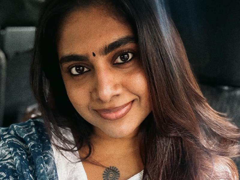 பக்க மட்டும் தான் அப்பாவி! முழுசா பக்க வைத்த சித்தா பட நடிகை நிமிஷா ...